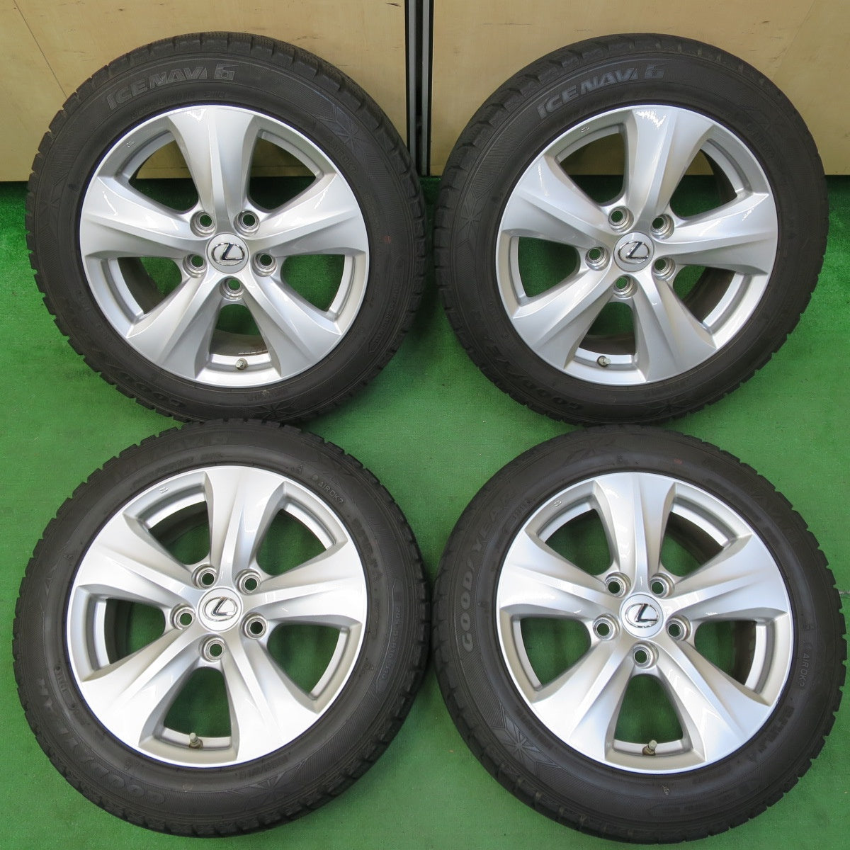 *送料無料* センサー付！キレイ★レクサス IS 純正 205/55R16 スタッドレス グッドイヤー アイスナビ6 16インチ PCD11 ...